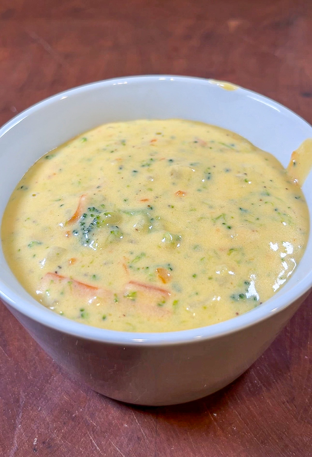 Creamy Broccoli Cheddar Soup - G'bque